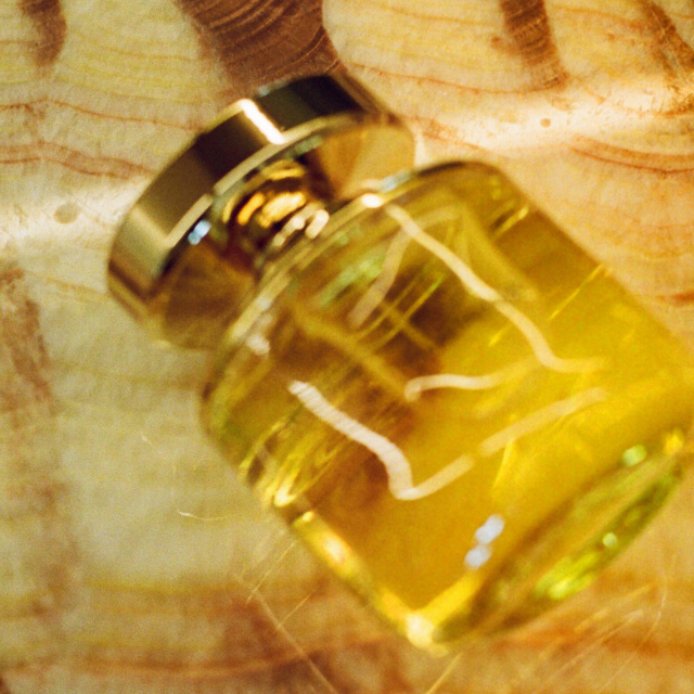 Köp Maison Crivelli - Santal Volcanique EDP - Cow Parfymeri