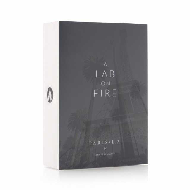 Köp A Lab On Fire - Almost Transparent Blue - Cow Parfymeri